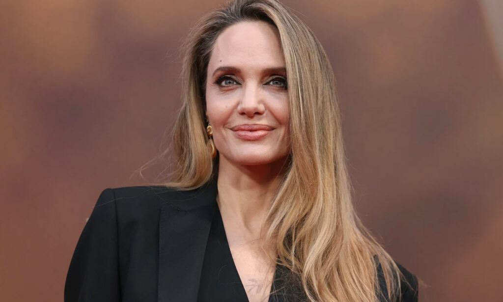 Angelina Jolie Has Come Out - Weveryday Stories