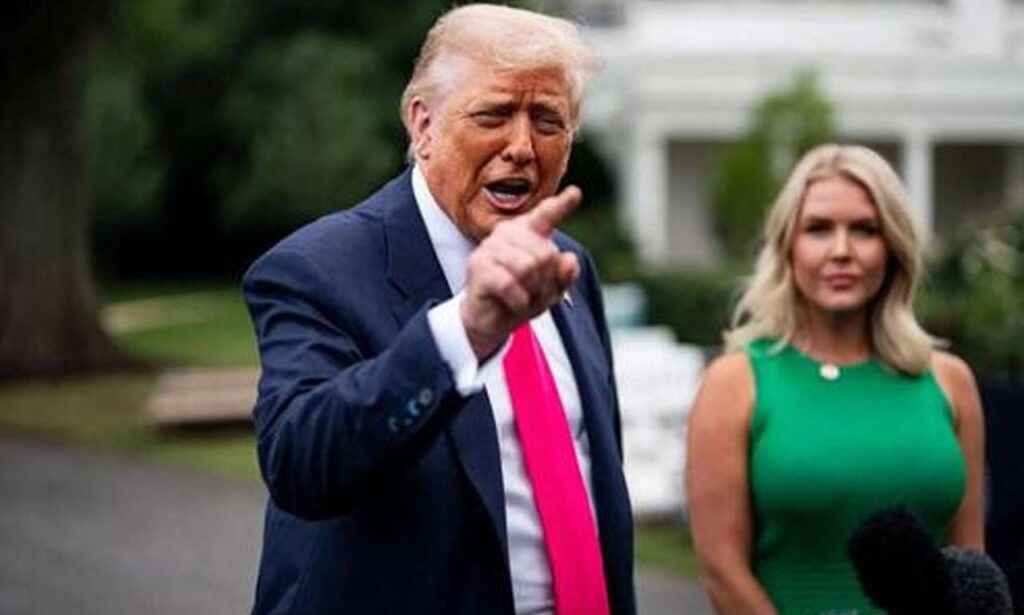 Trump Gives Unusual Compliment About Press Secretary’s Lips - Weveryday ...